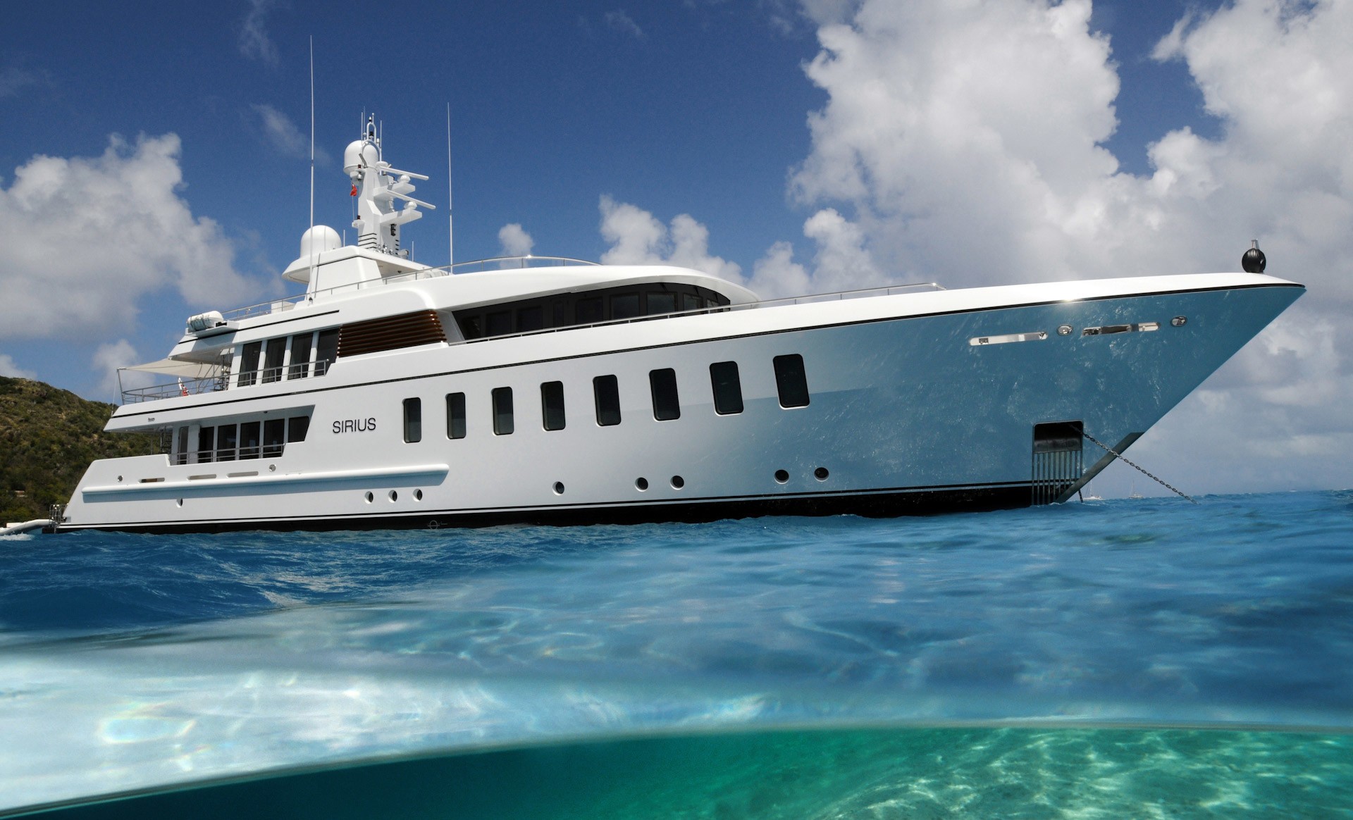 Yacht Gladiator, a Feadship - Royal Van Lent Superyacht | CHARTERWORLD ...